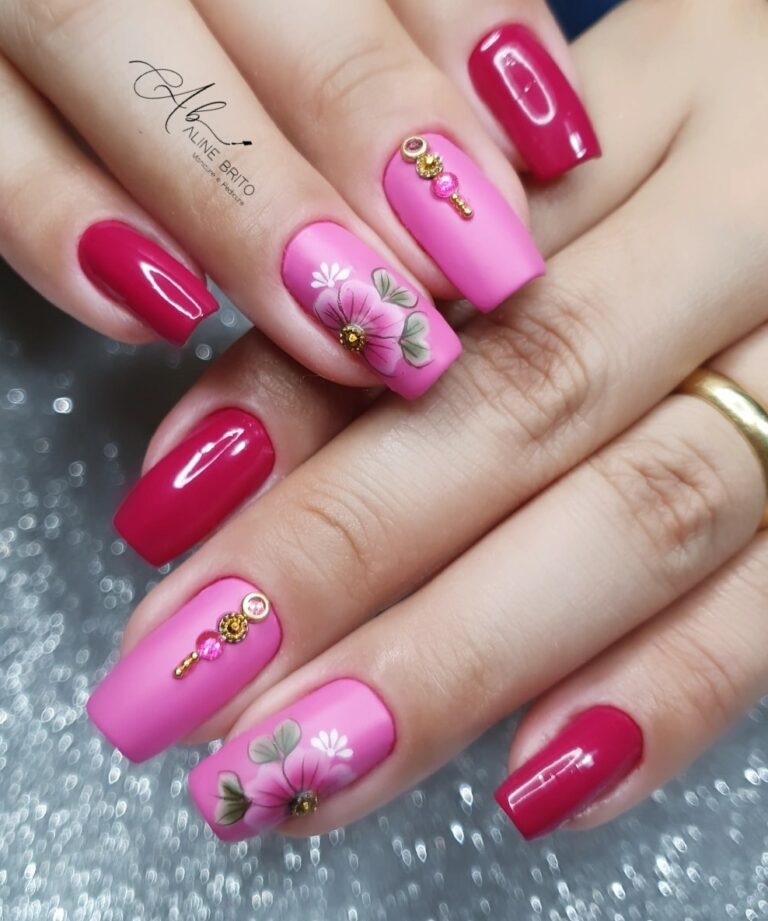 Unhas decoradas com esmalte Rosa Choque e Rosa Chiclete - UNHAS DECORADAS