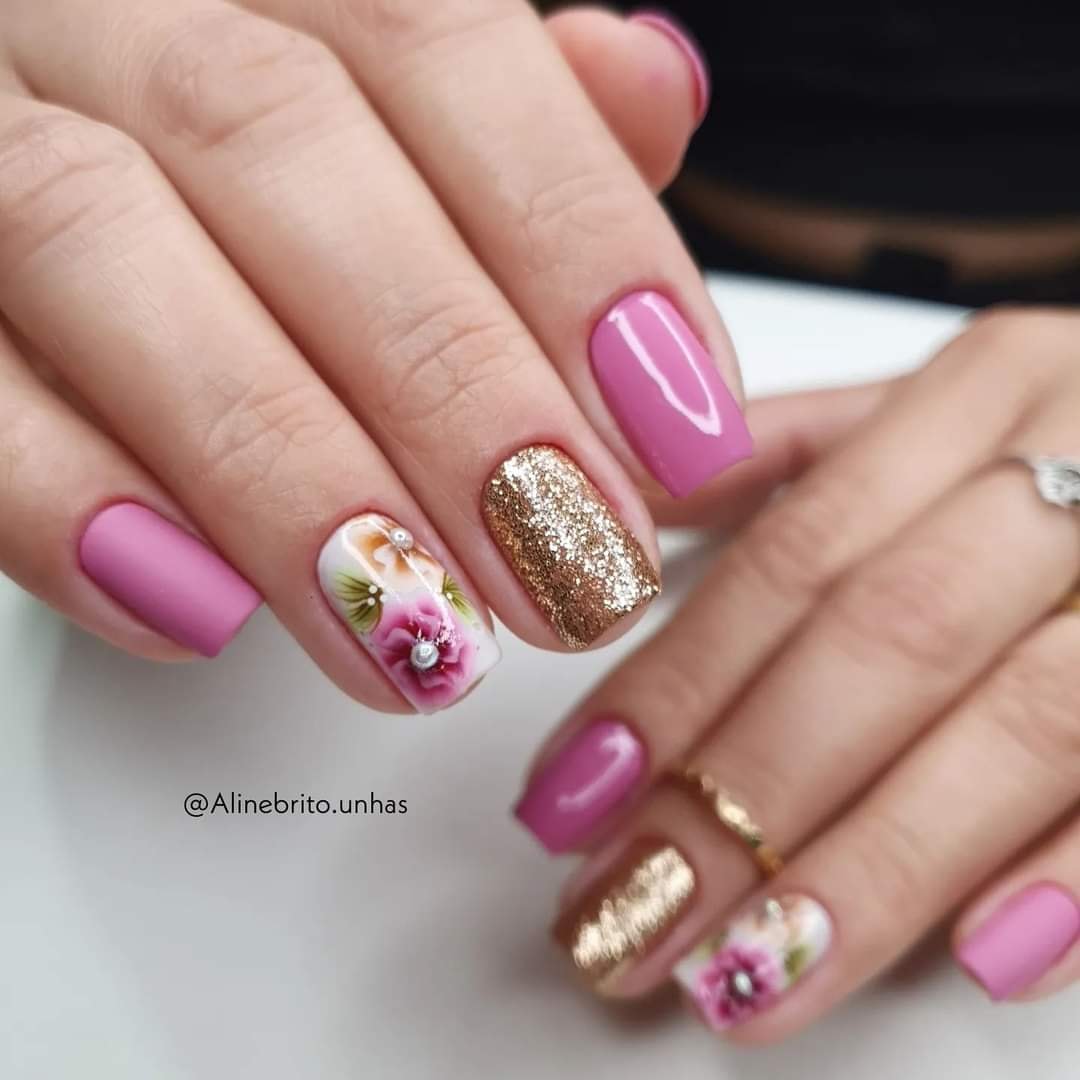 Unhas decoradas com esmalte Rosa Choque e Rosa Chiclete - UNHAS DECORADAS