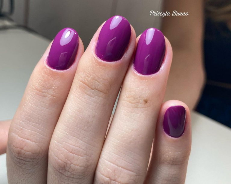 Unhas Roxas e Lilás que serão tendência Primavera Verão 2023. Estão ...